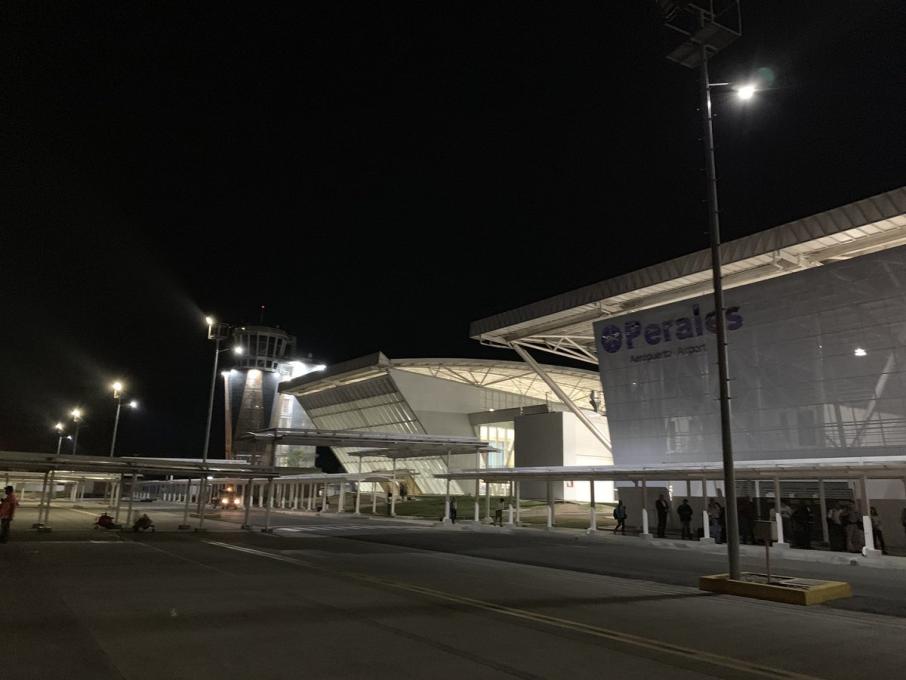 Instalación de luces para vuelos nocturnos en el aeropuerto Perales se hará a inicios del 2025